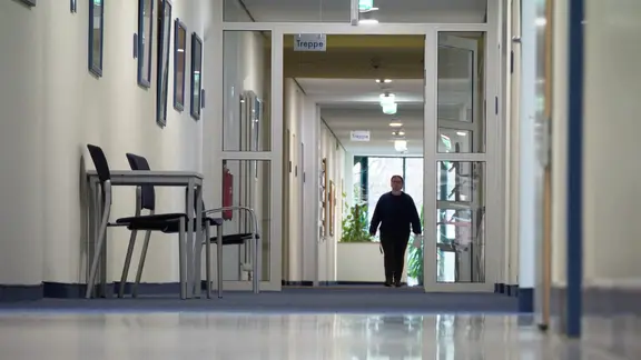 Vier Stunden schwimmen pro Tag - Sven Schwarz aus Hannover | ndr.de