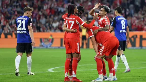 Peretz oder Heuer Fernandes - Wer ist die bessere Nummer 1 beim HSV? | ndr.de