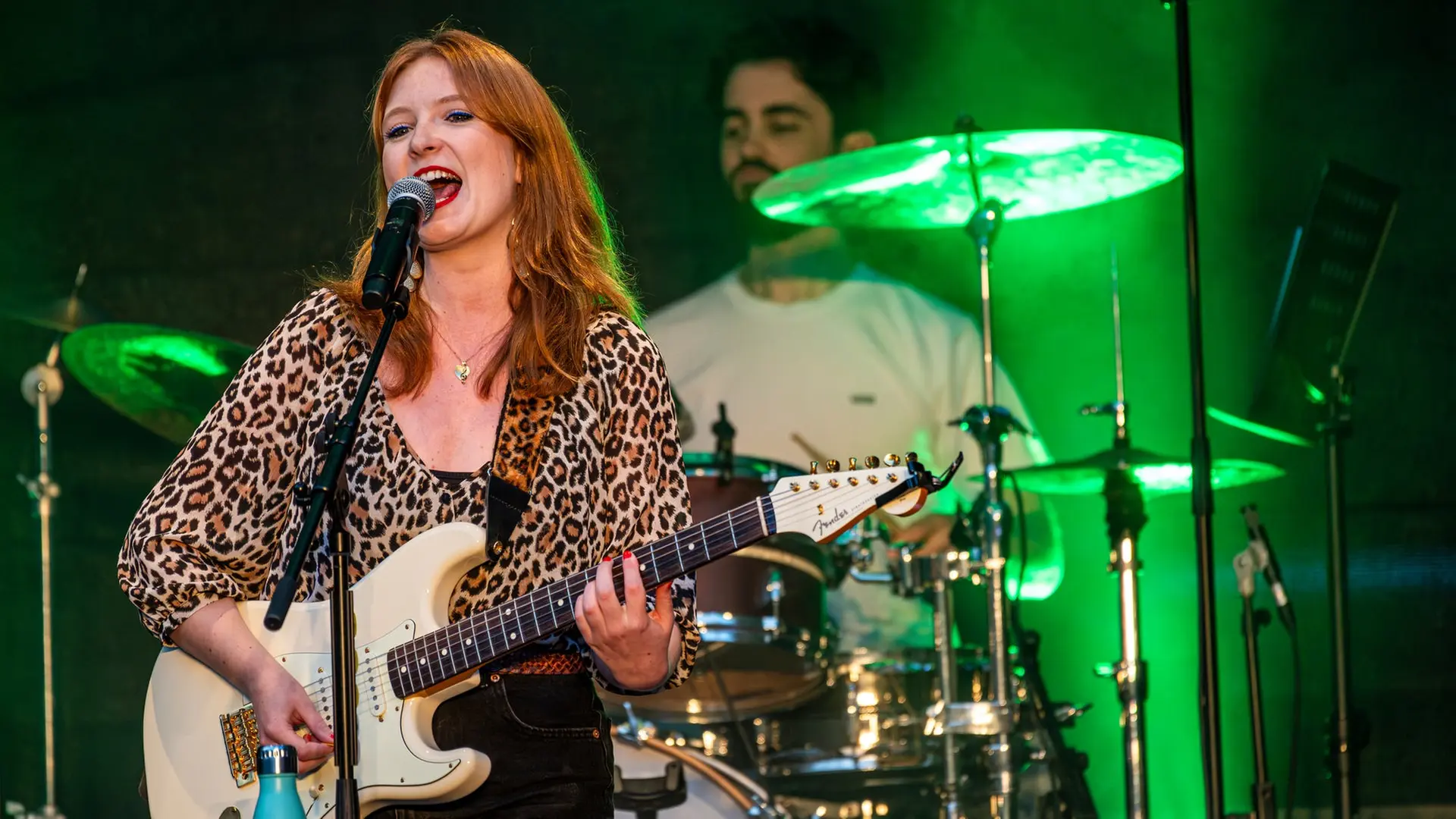 Leonie Jakobi: Musikerin zwischen Waren (Müritz) und Liverpool | ndr.de