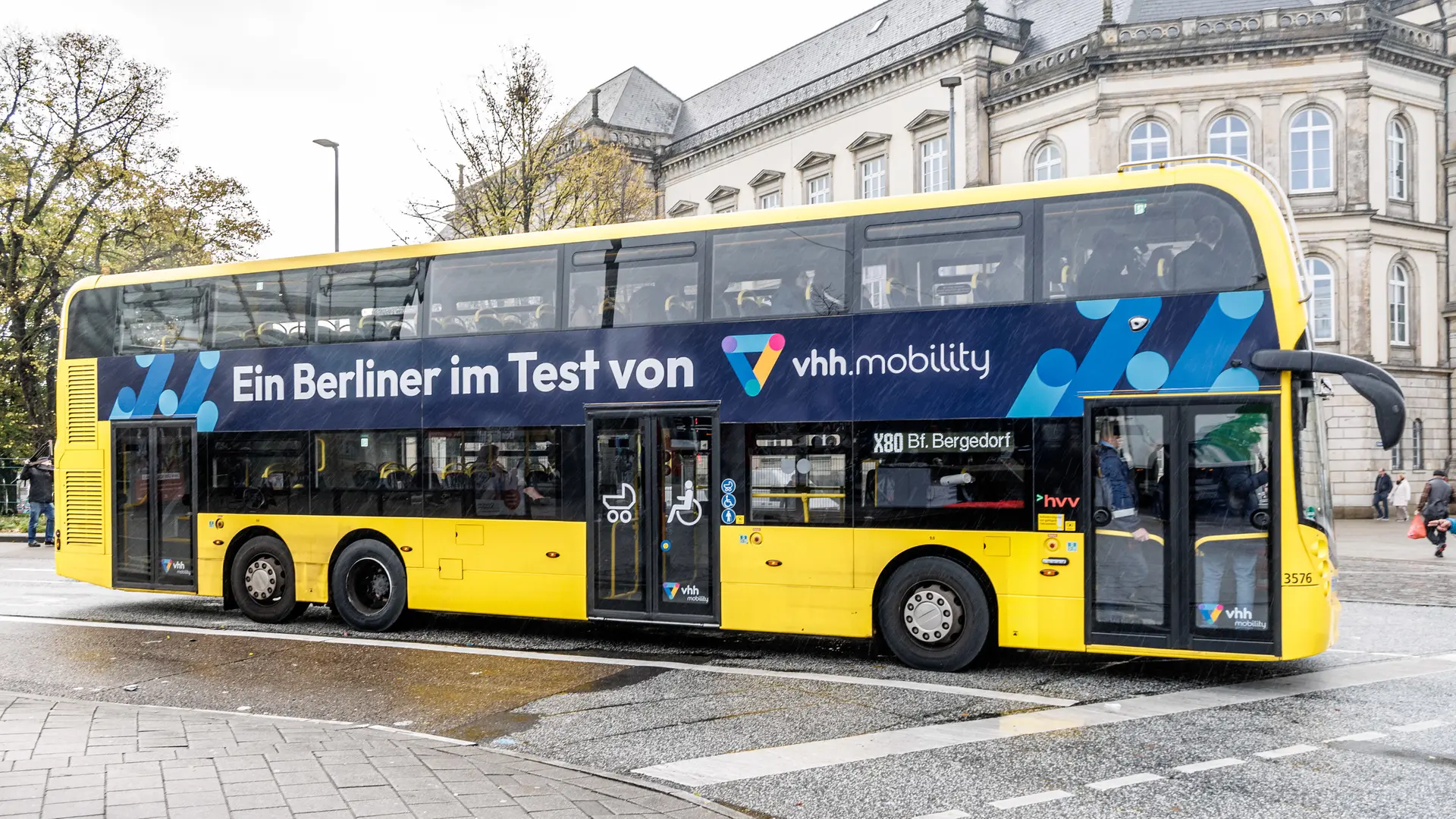 Doppeldecker-Bus im Linienbetrieb: Fahrgäste sind begeistert | ndr.de