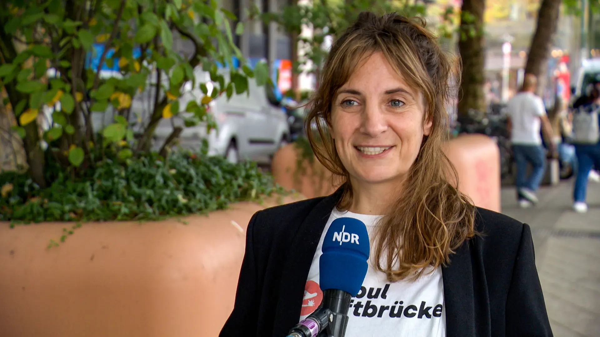 Kabul Luftbrücke: "Prüfen Verfassungsbeschwerde" | ndr.de