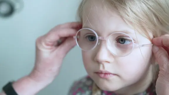 Strabismus: Ursachen, Risiken, Therapien, Schiel-OP | ndr.de