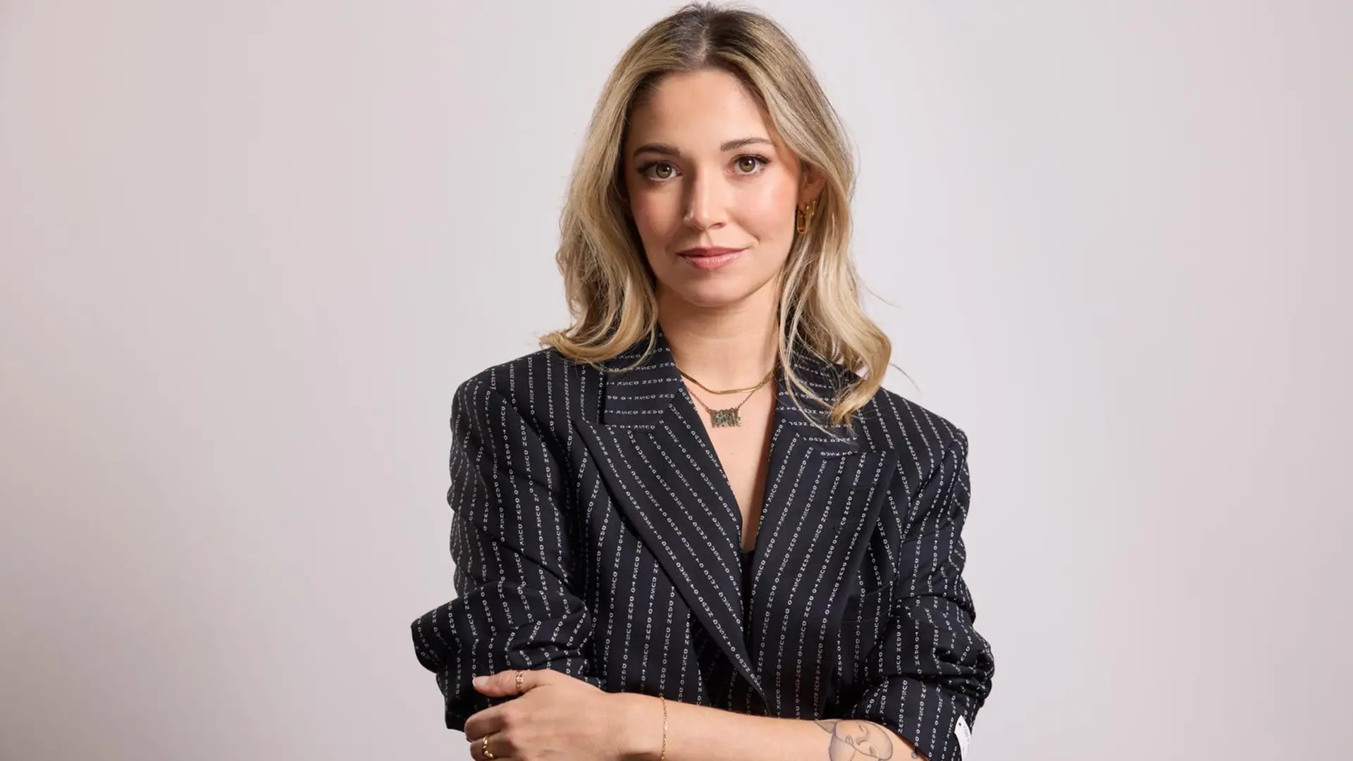 Auf Umweltverbrecher-Jagd mit Julia Shaw - ein Gespräch | ndr.de