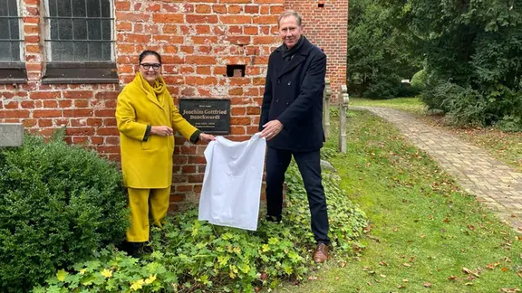 Rostock: Rohbau der Zollhochschule ist fertig | ndr.de