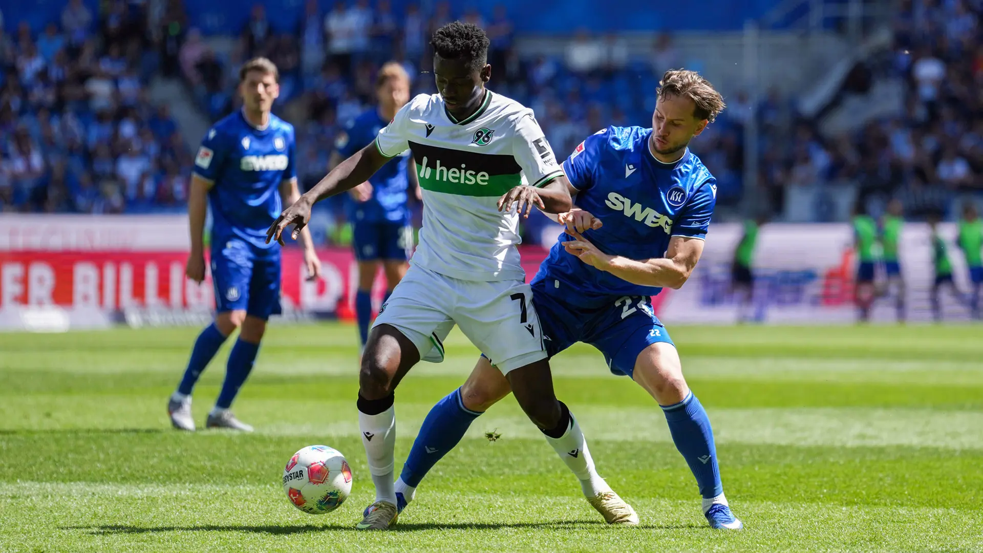 2. Liga: Hannover 96 springt nach Sieg beim Karlsruher SC auf Platz ...