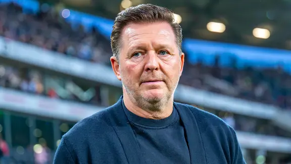 Holstein Kiel unterliegt in letzter Sekunde beim SC Paderborn | ndr.de