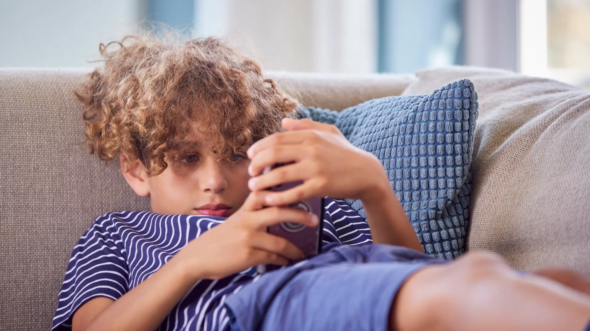Handy für Kinder: Tipps für einen sicheren Umgang | ndr.de