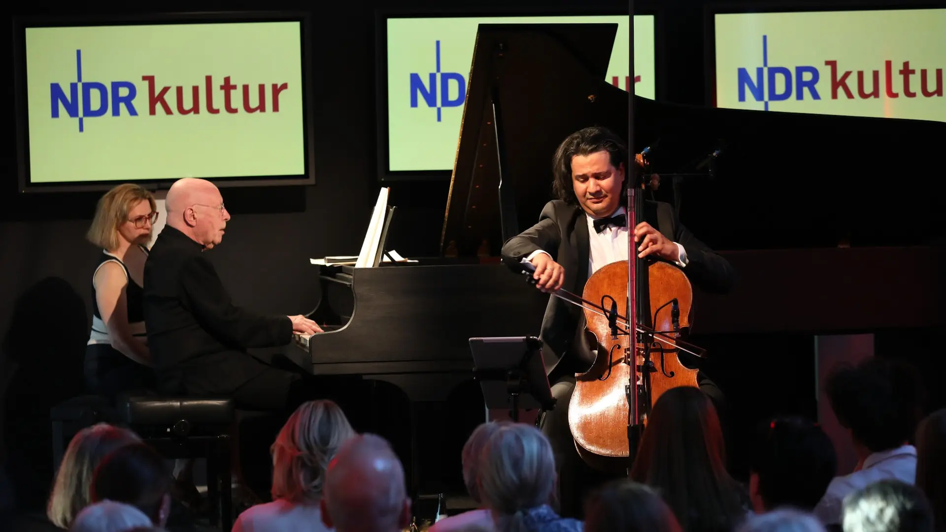 NDR Kultur Foyerkonzert mit Claudio Bohorquez und Christoph Eschenbach ...