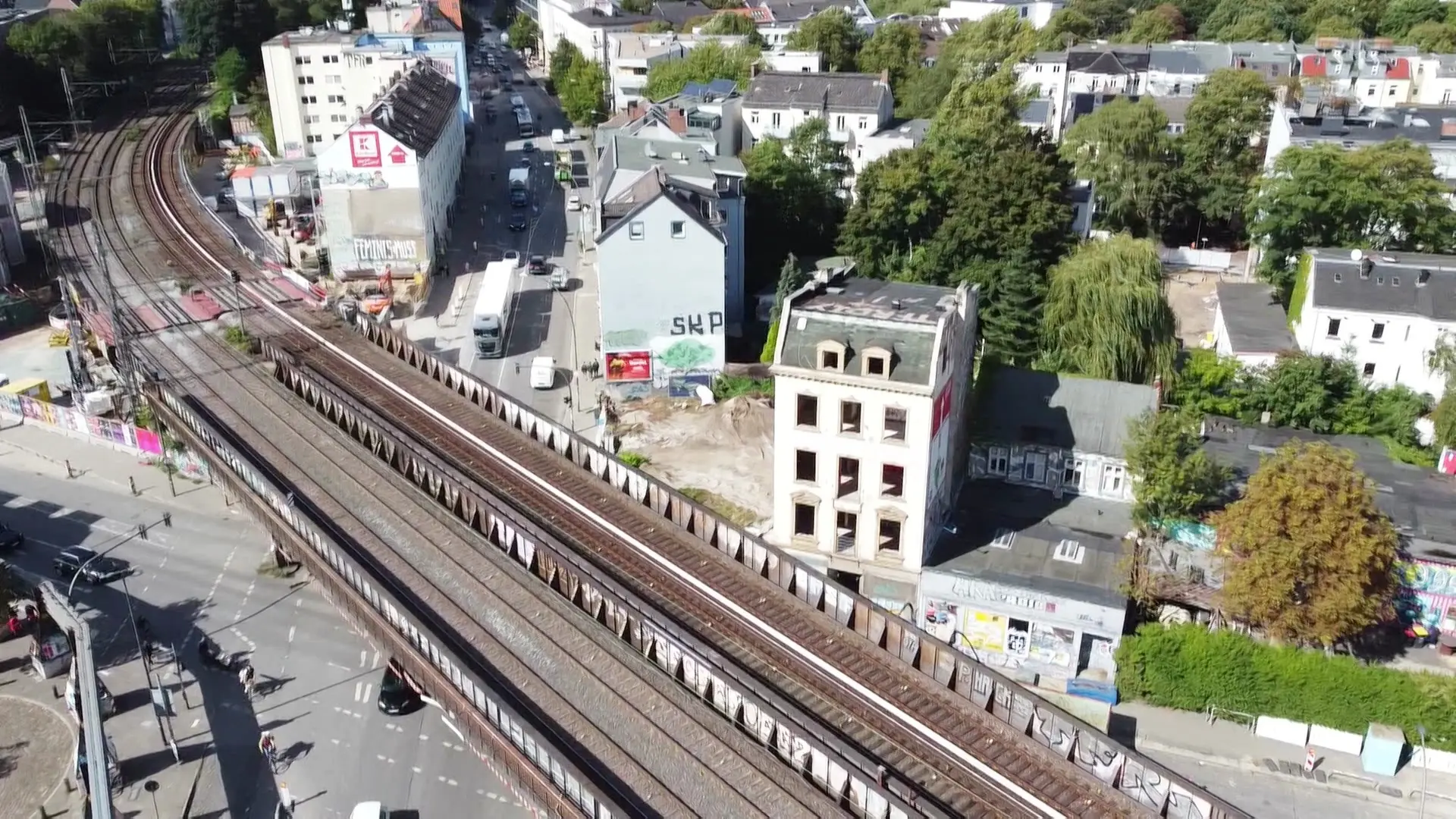 Altona: Letzte Abrissarbeiten für umstrittene neue Sternbrücke | ndr.de