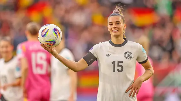 DFB-Team im EM-Halbfinale: Zwei Spielerinnen aus SH sind dabei | ndr.de