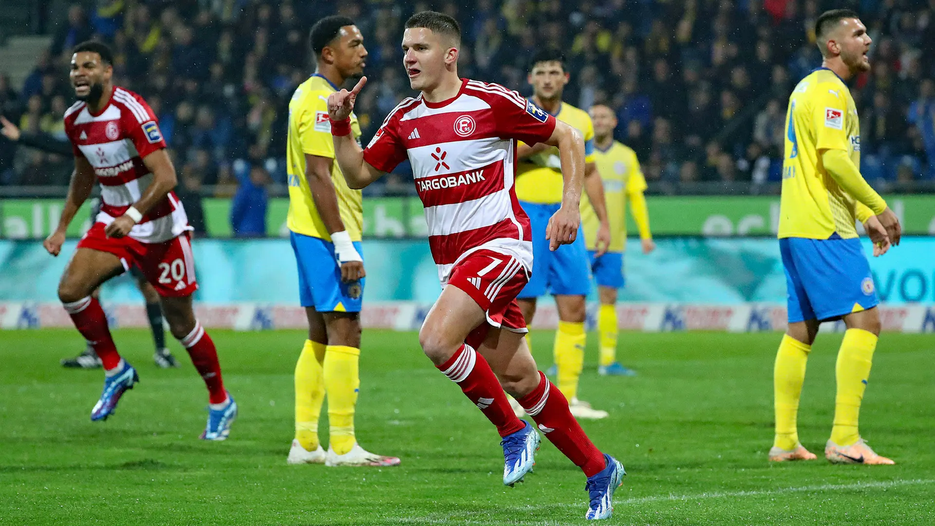 Pfitzner-Debüt zum Trotz: Eintracht Braunschweig verliert gegen Fortuna ...