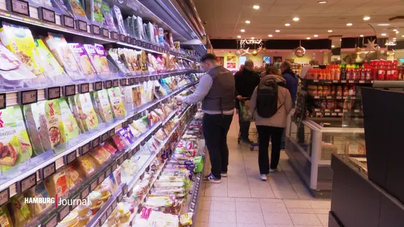 Hamburgs Verkehrssenator Tjarks fordert günstigere E-Autos | ndr.de