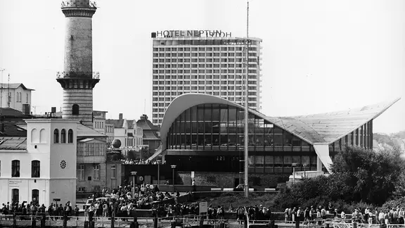 "Neptun" in Warnemünde war in der DDR das "Hotel der Spione" | ndr.de
