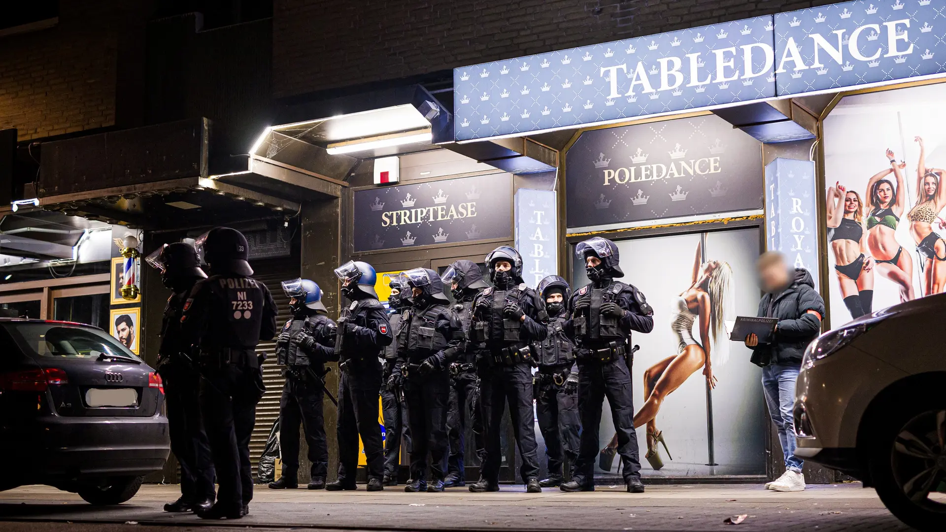 Razzia in Hannover: Hunderte Polizisten durchsuchen Rotlichtviertel ...