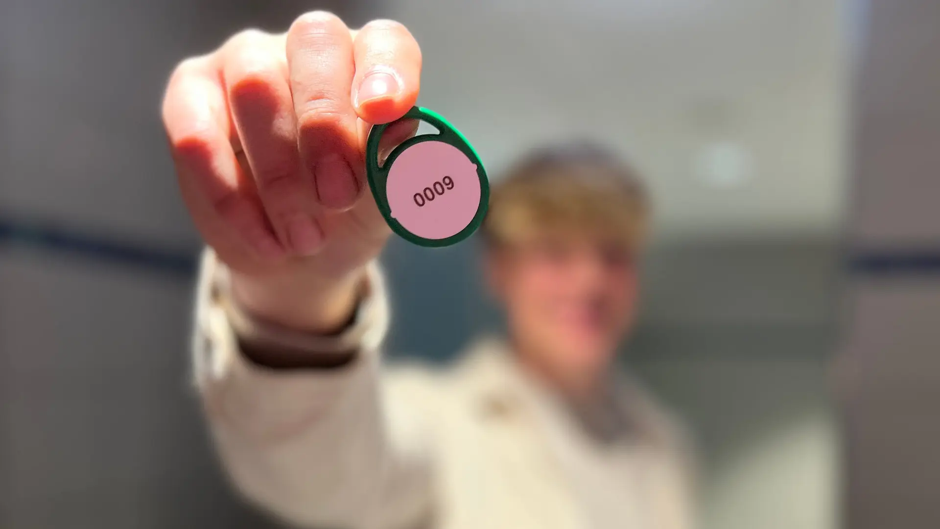Pipi machen nur nach Piep - mit Transponder aufs Schulklo | ndr.de