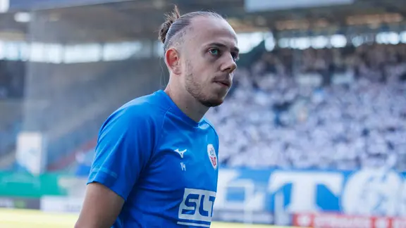 Holstein Kiel unterliegt in letzter Sekunde beim SC Paderborn | ndr.de