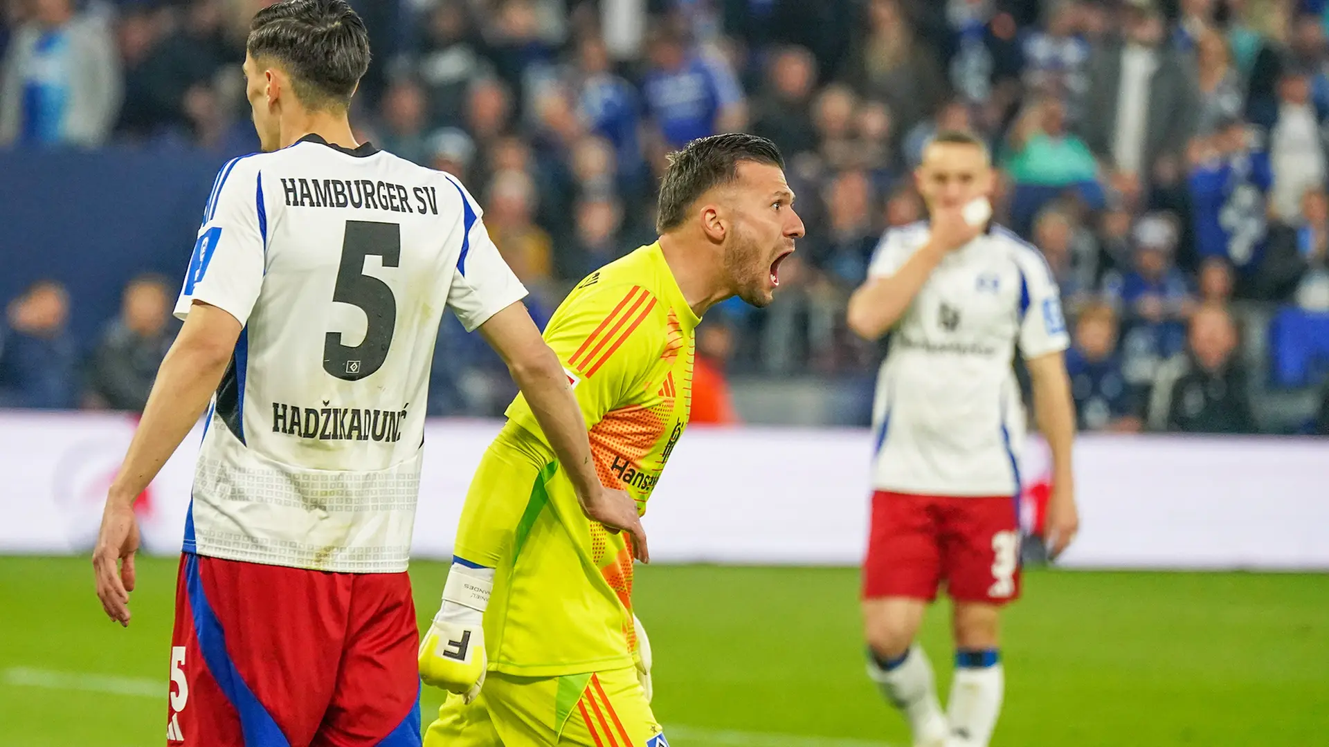 Trotz langer Überzahl: HSV verpasst Sieg auf Schalke | ndr.de