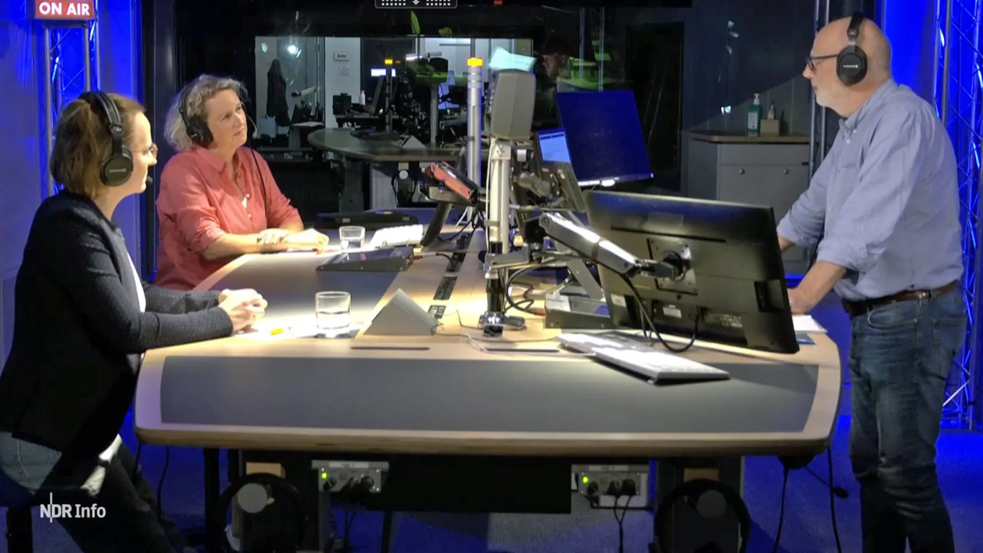 NDR Info Redezeit: Flugscham - Hilft Verzicht dem Klima? | ndr.de