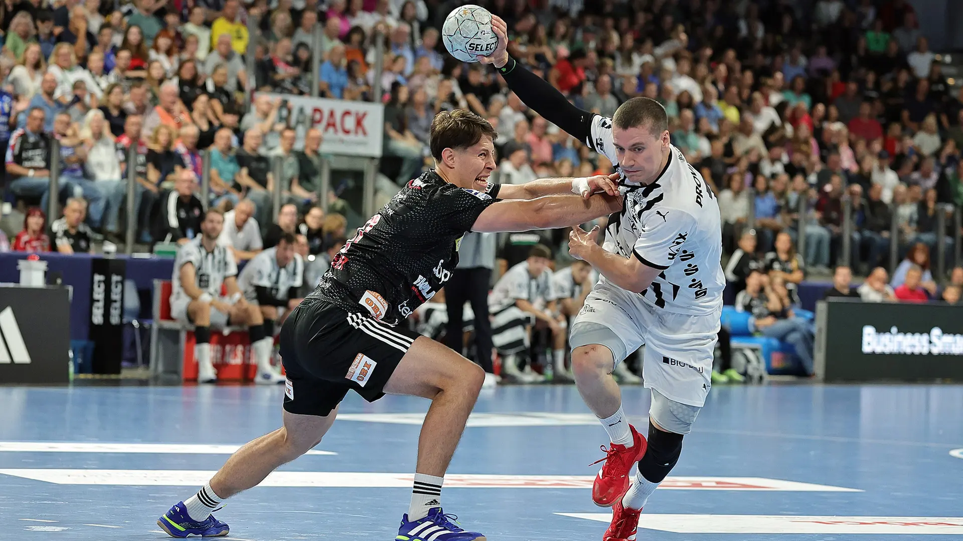 THW Kiel gewinnt nach Stolper-Start beim HC Erlangen | ndr.de