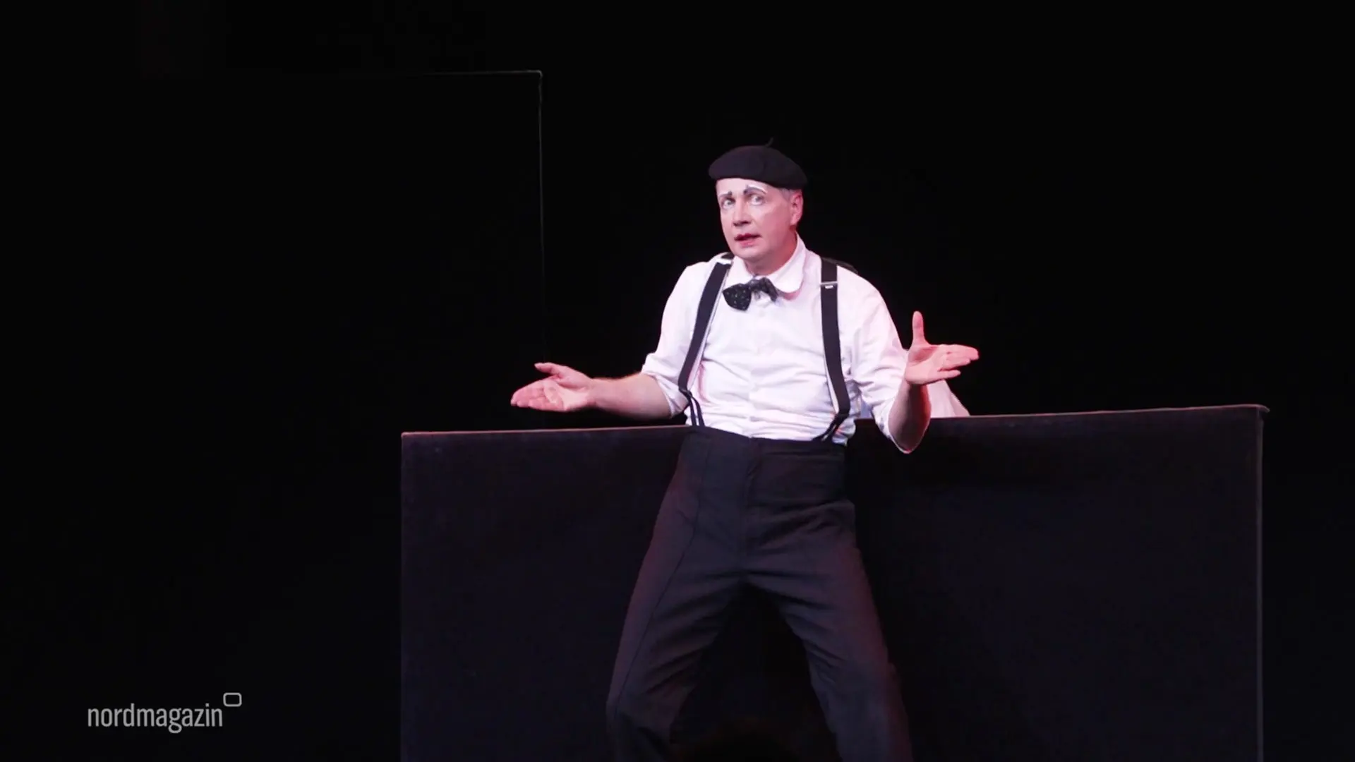 Pantomime-Star Wolfram von Bodecker zurück in Schwerin | ndr.de