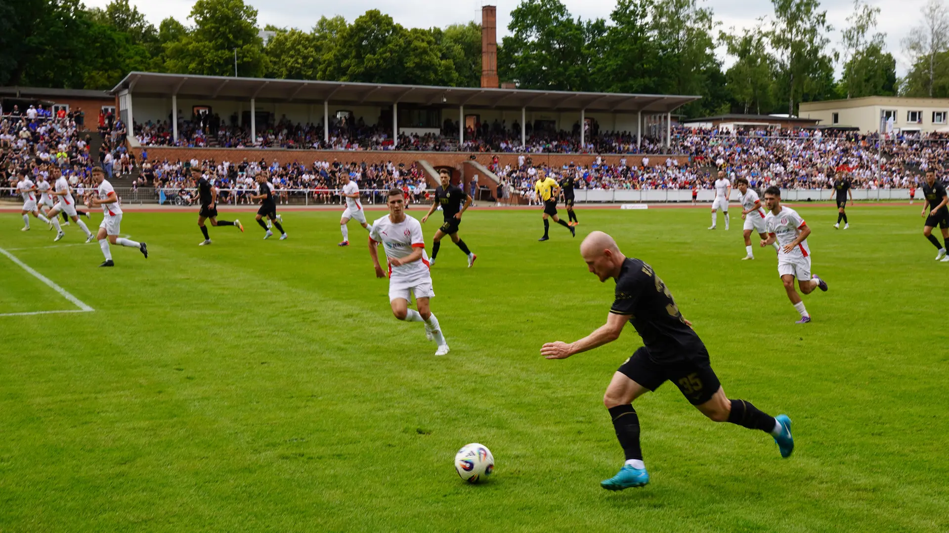 Testspiel: Hansa Rostock gewinnt nur knapp gegen Anker Wismar | ndr.de
