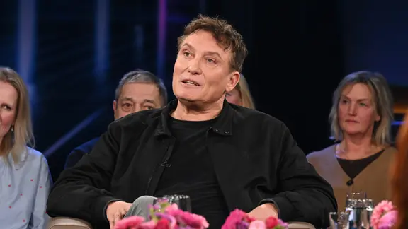 Die Schauspieler Joachim Meyerhoff und Bruno Alexander | ndr.de