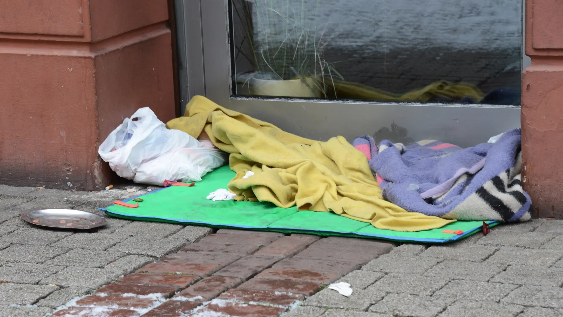 Lübeck: Mehr Übernachtungsplätze für obdachlose Menschen | ndr.de
