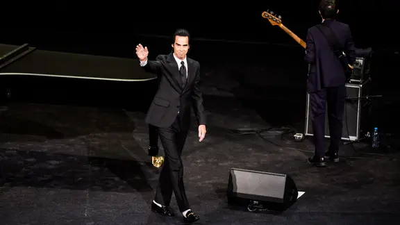 Solo in der Elphi: Nick Cave bringt das Dunkle zum Leuchten | ndr.de