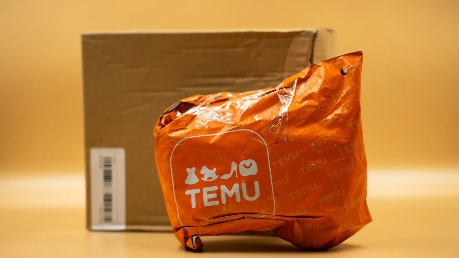 Temu, Shein und Co.: Wird's jetzt teurer? | ndr.de