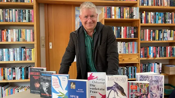 Mit Humor durch die Krise: Die politische Lage in Memes | ndr.de