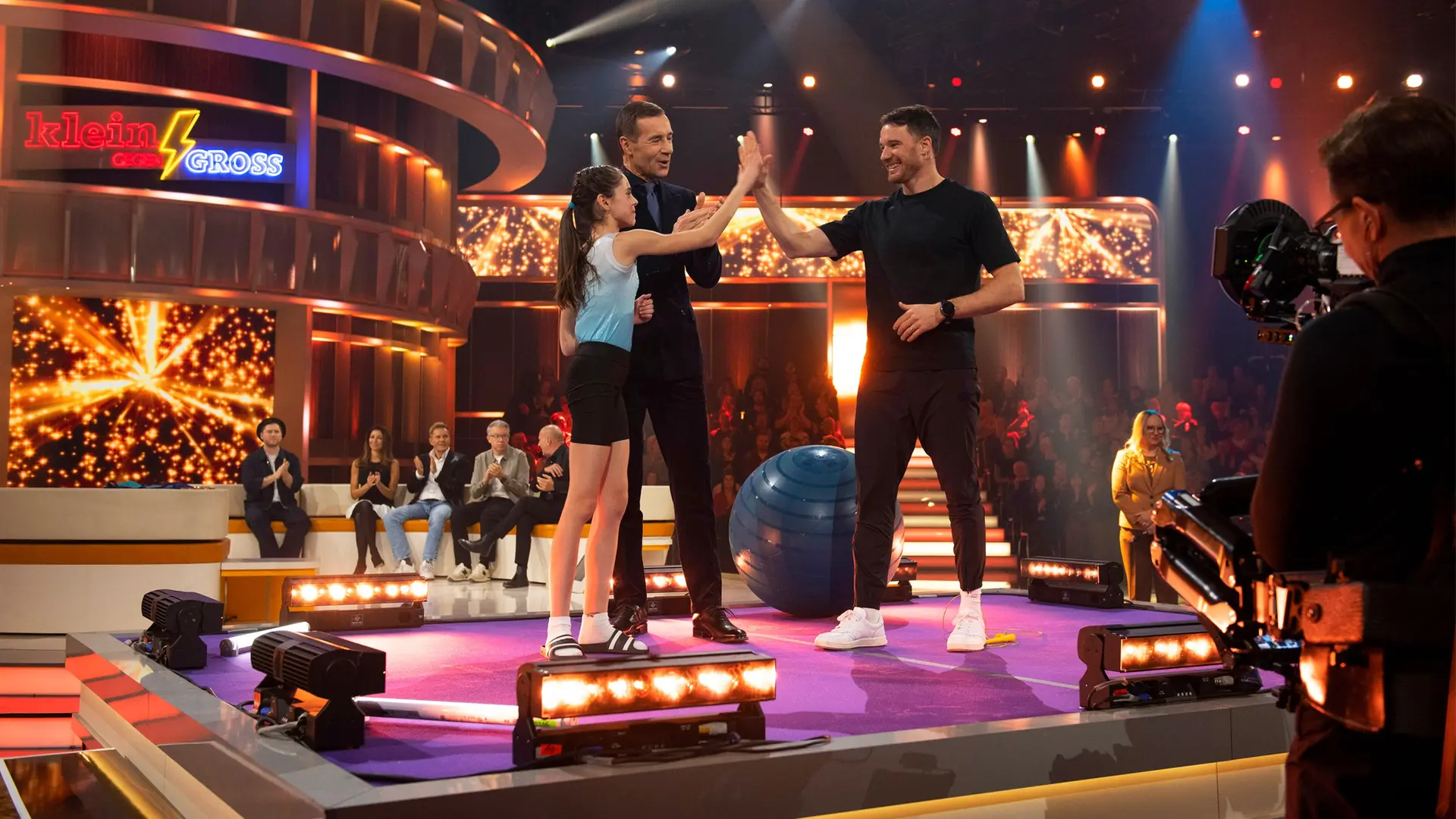Das Ball-Seilsprung-Duell mit Dario Cologna | ndr.de