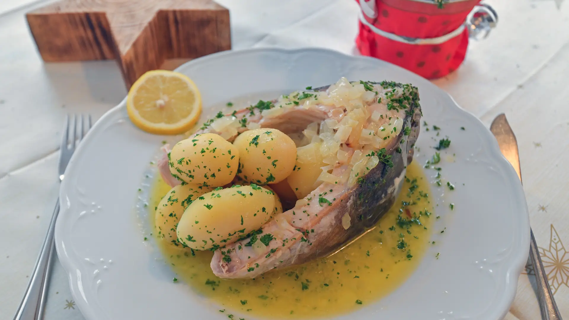 Karpfen: Warum der traditionsreiche Fisch so wichtig fürs Fest ist | ndr.de