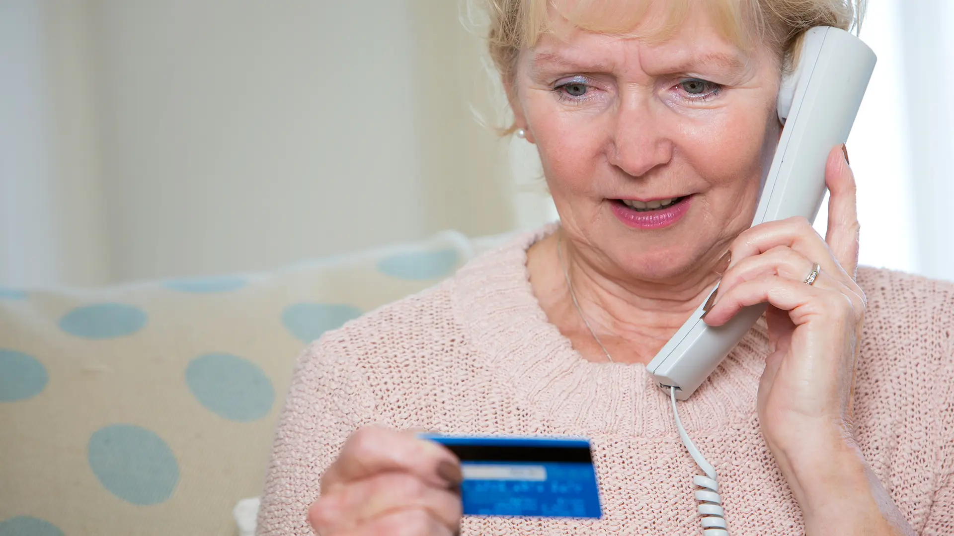 Trickbetrug am Telefon: Wenn Senioren gezielt zu Opfern werden | ndr.de