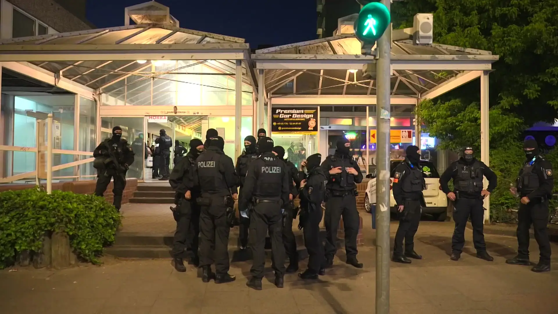 Verdacht des illegalen Glücksspiels: Großrazzia in Pinneberg | ndr.de