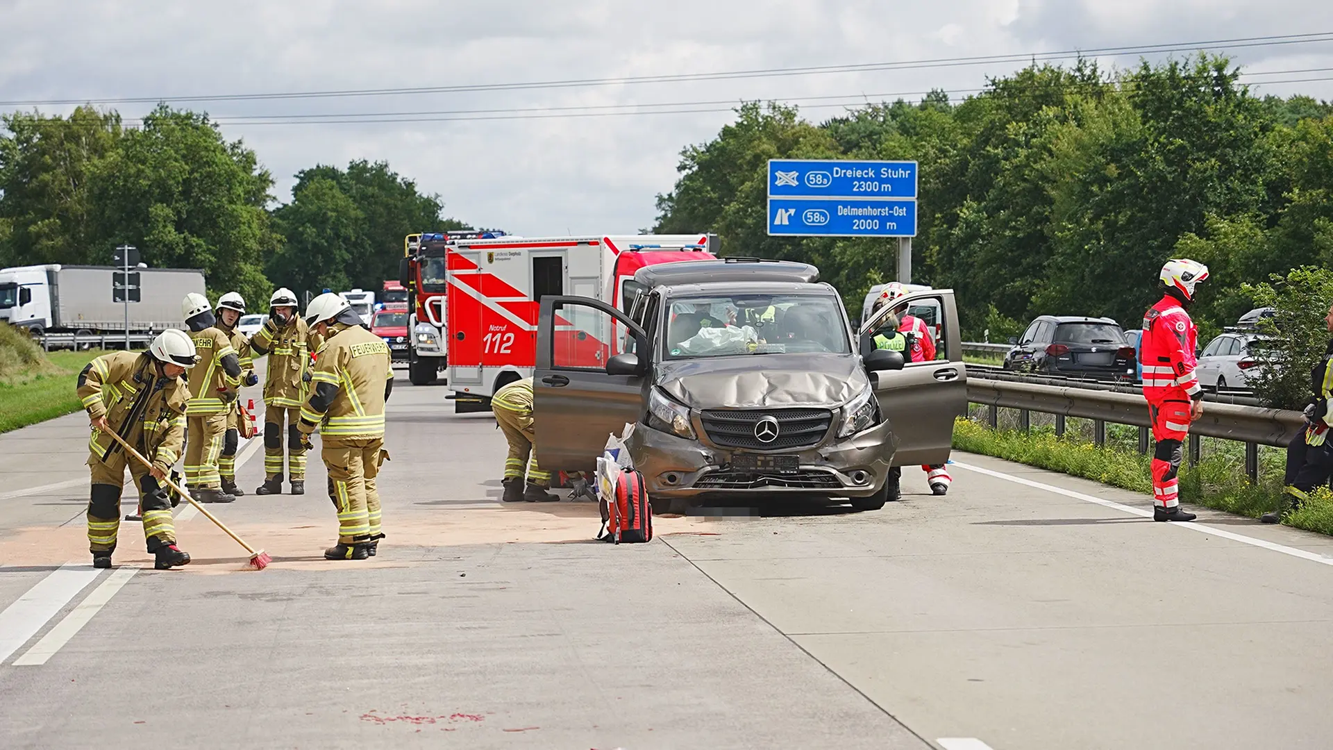 Dreieck Stuhr: Neun Verletzte nach Auffahrunfall auf A1 | ndr.de