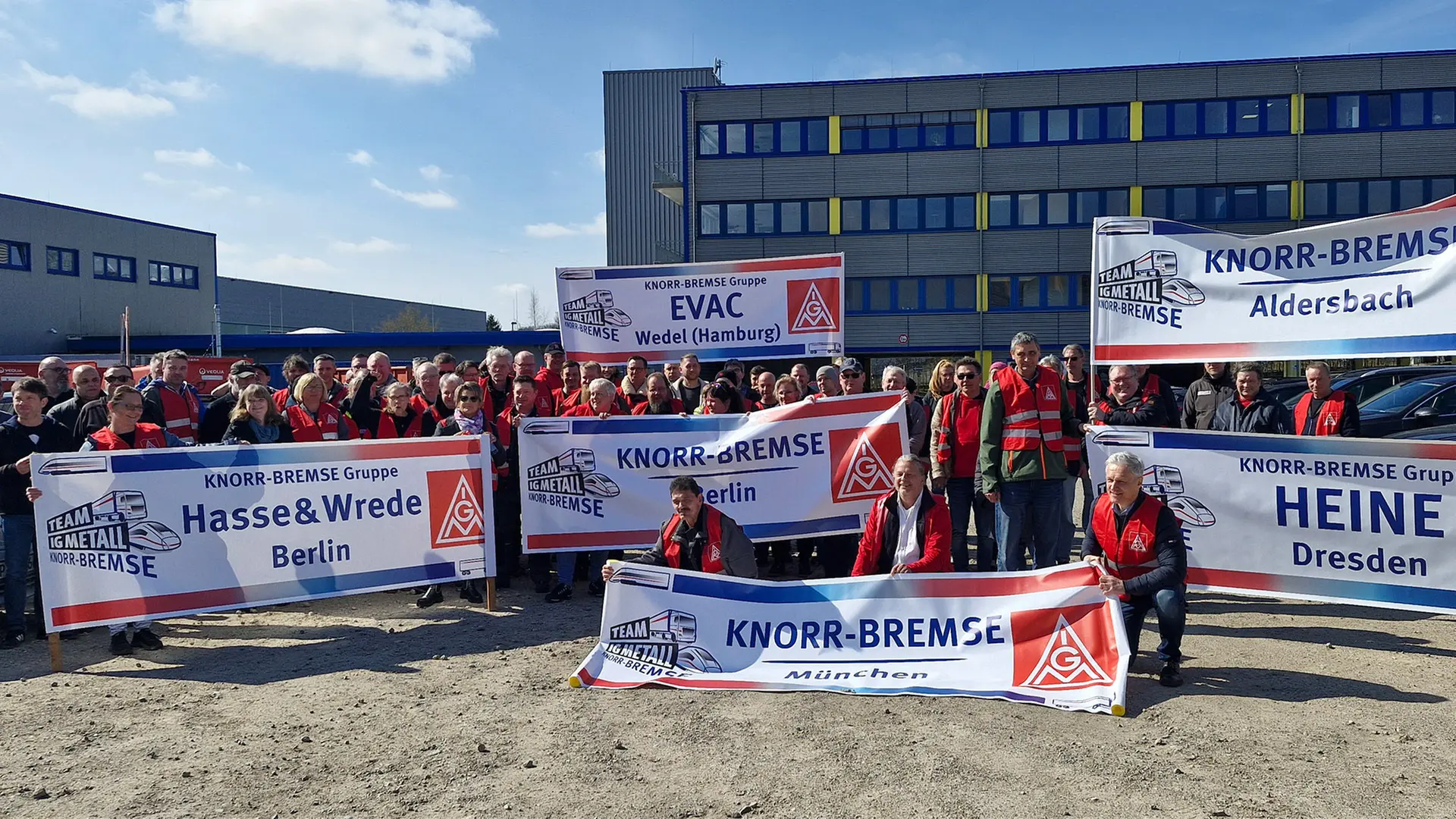 Stellen-Abbau bei Evac in Wedel: Belegschaft protestiert | ndr.de