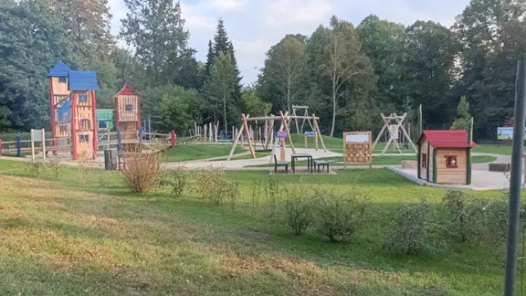 Bad Pyrmont: Bundesweit erster Spielplatz für Kinderrechte eröffnet ...