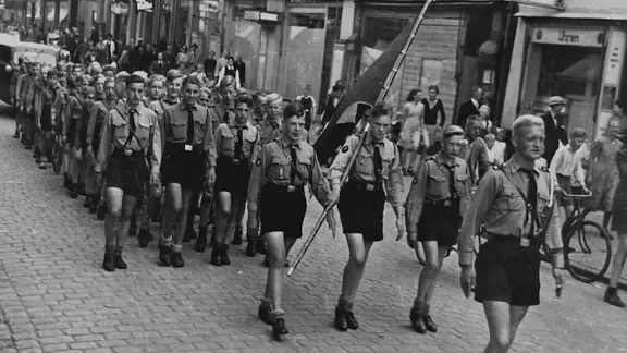 Als die Nazis 1933 in Heide die Schule übernahmen | ndr.de