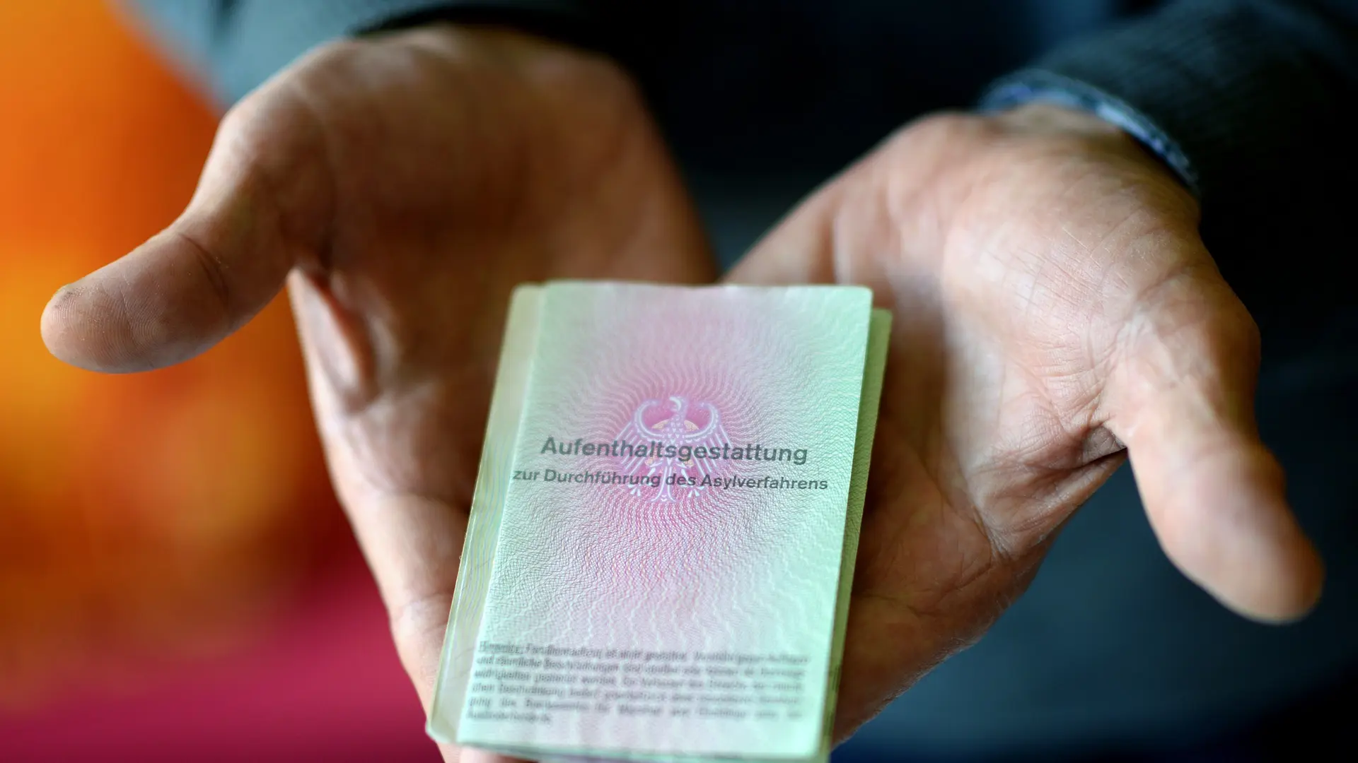 Chancen-Aufenthaltsrecht: 9.500 Anträge in Niedersachsen gestellt | ndr.de