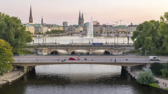 Jennifer ponce desnuda i'm seeing Leigh for the first time