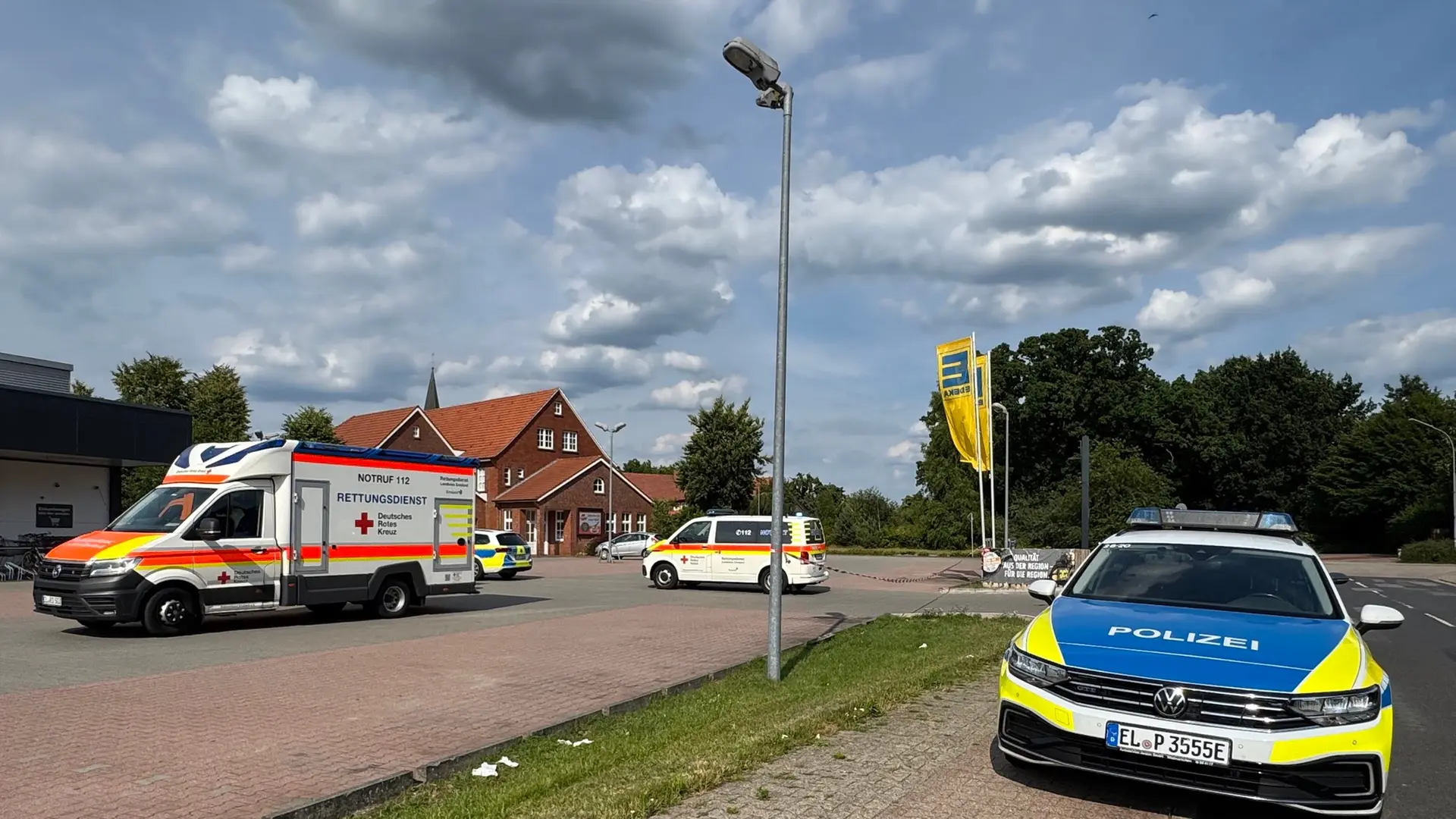 Nach Angriff bei Supermarkt in Geeste: Opfer weiter in Lebensgefahr ...