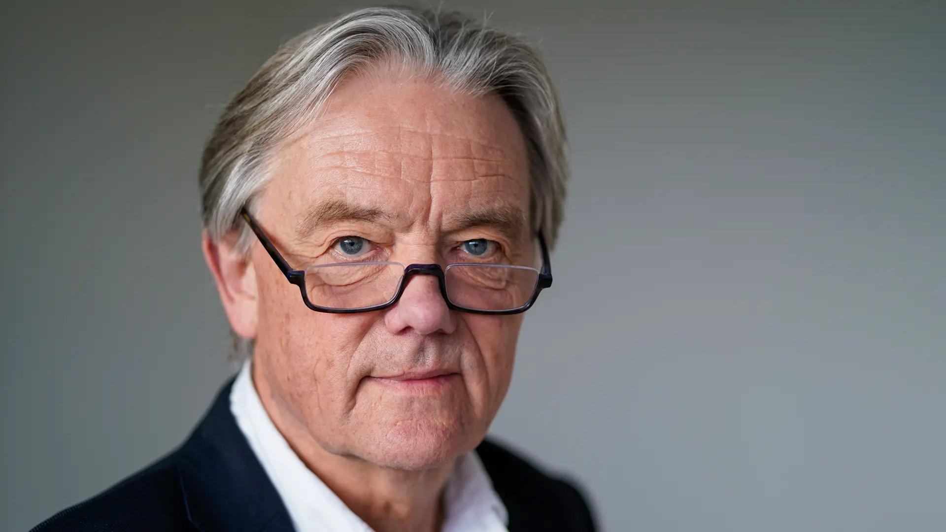 Norbert Frei über das Kriegsende, Demokratie und Renazifizierung | ndr.de